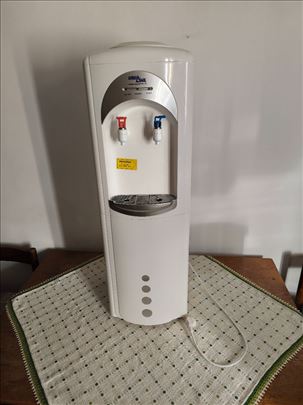 Termoelektricni aparat za vodu