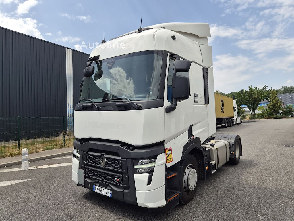 Renault T480 tegljač