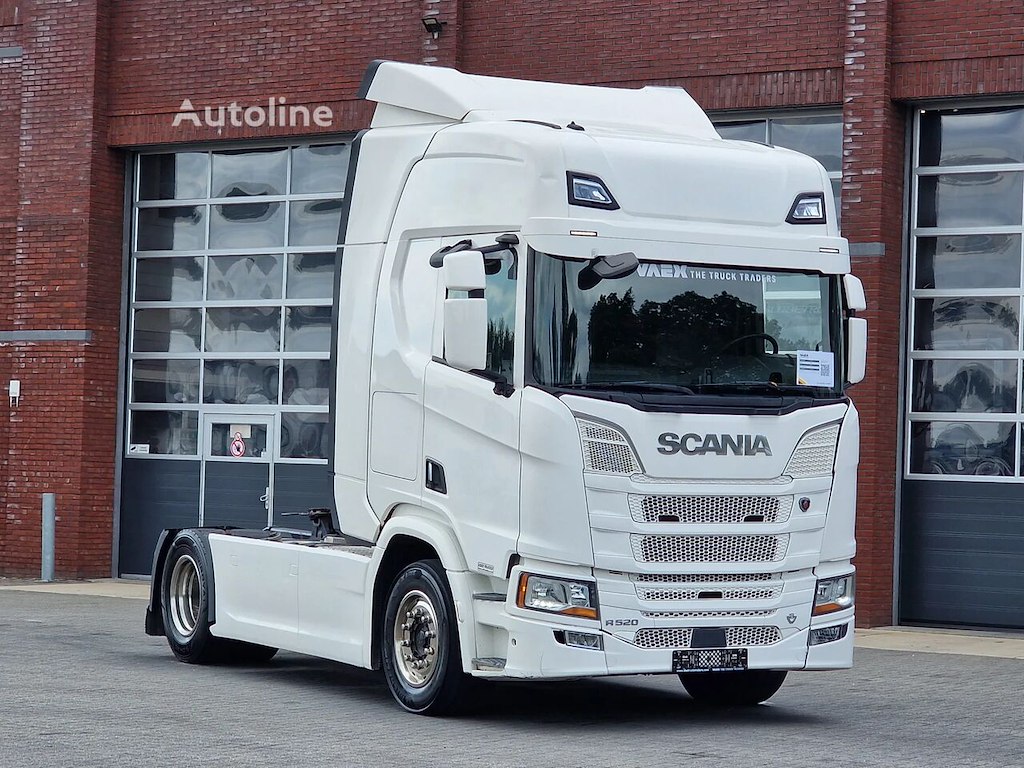 Scania R520 V8 NGS retarder - steel / air - navi - fridge tegljač