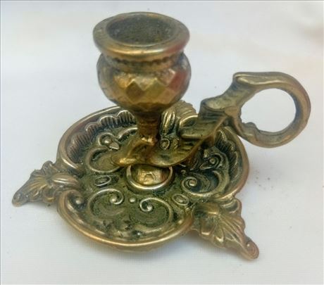 Vintage mali mesingani svećnjak.