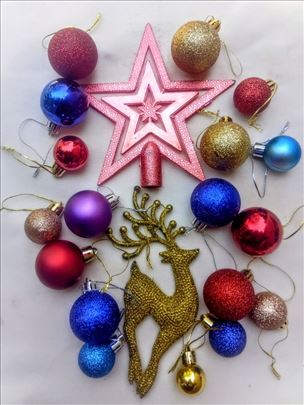 Retro novogodišnji ukrasi.