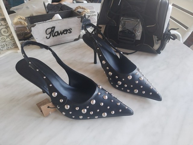 Nove Even Odd crne sandale 39