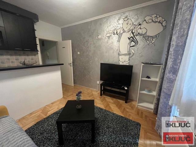 Jednosoban stan 28 m², Grbavica, Novi Sad