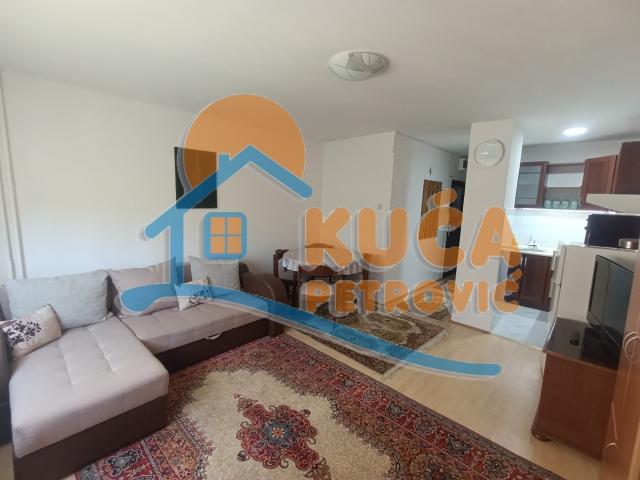 Izdaje se stan na Vizantijskom bulevaru, 30m2!