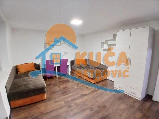 Izdaje se nameštena soba sa sopstvenim kupatilom, 20m2, grejanje na struju