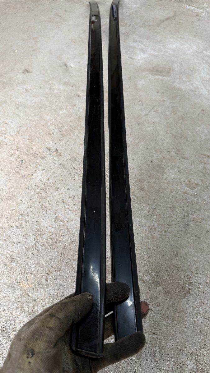 LAJSNA ZA KROV LEVA I DESNA AUDI A3 8P4853702 8P4853701