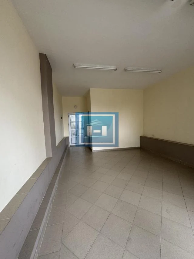 Poslovni prostor za izdavanje na Slaviji – 34 m², odlična lokacija