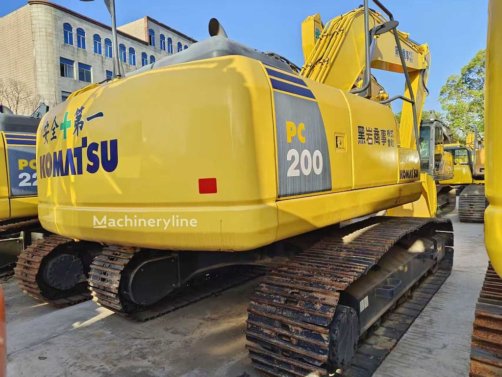 Komatsu PC200-8 bager guseničar