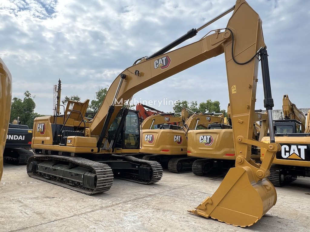 Caterpillar 330 bager guseničar