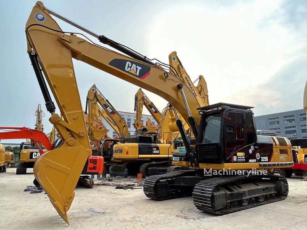 Caterpillar 325D bager guseničar