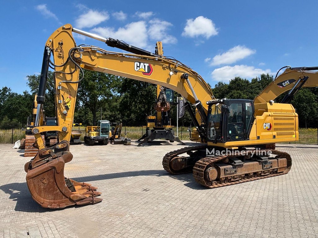Caterpillar 352 bager guseničar