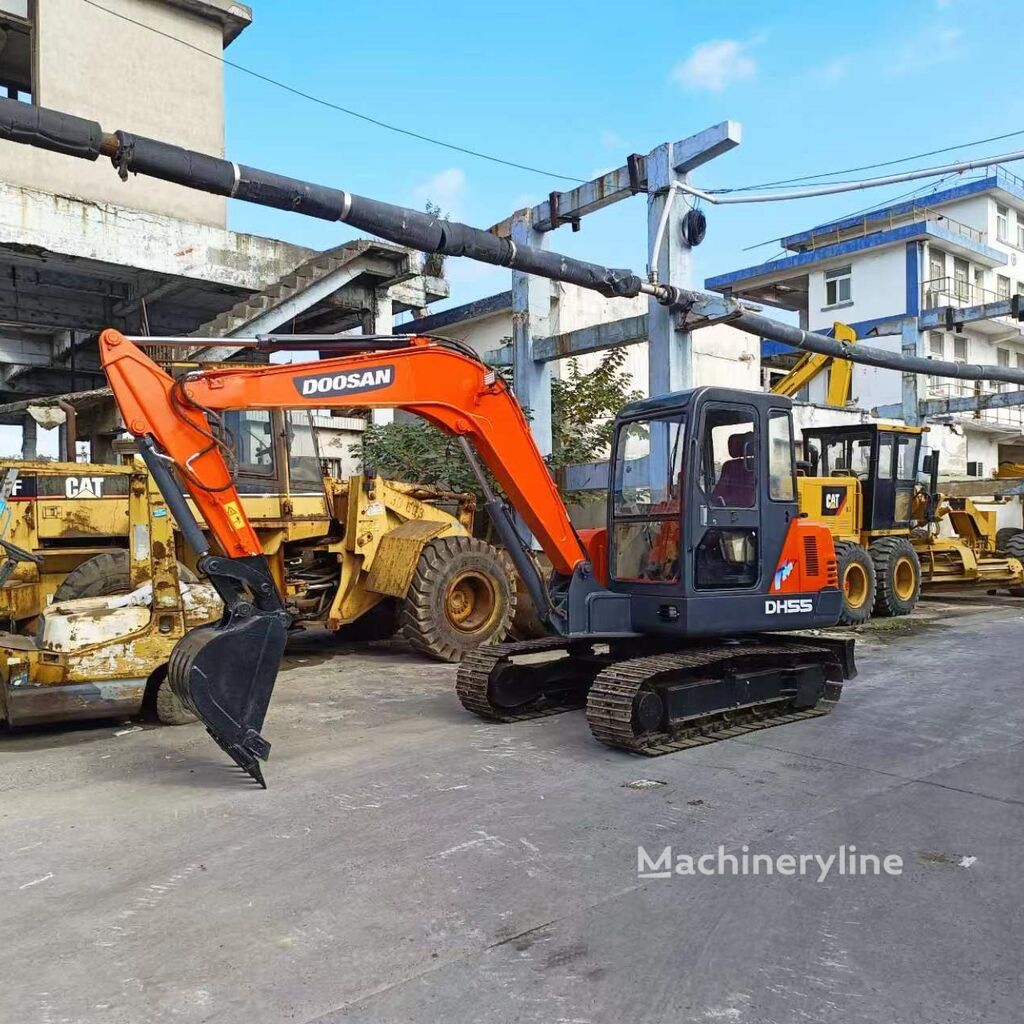 Doosan DH60 bager guseničar