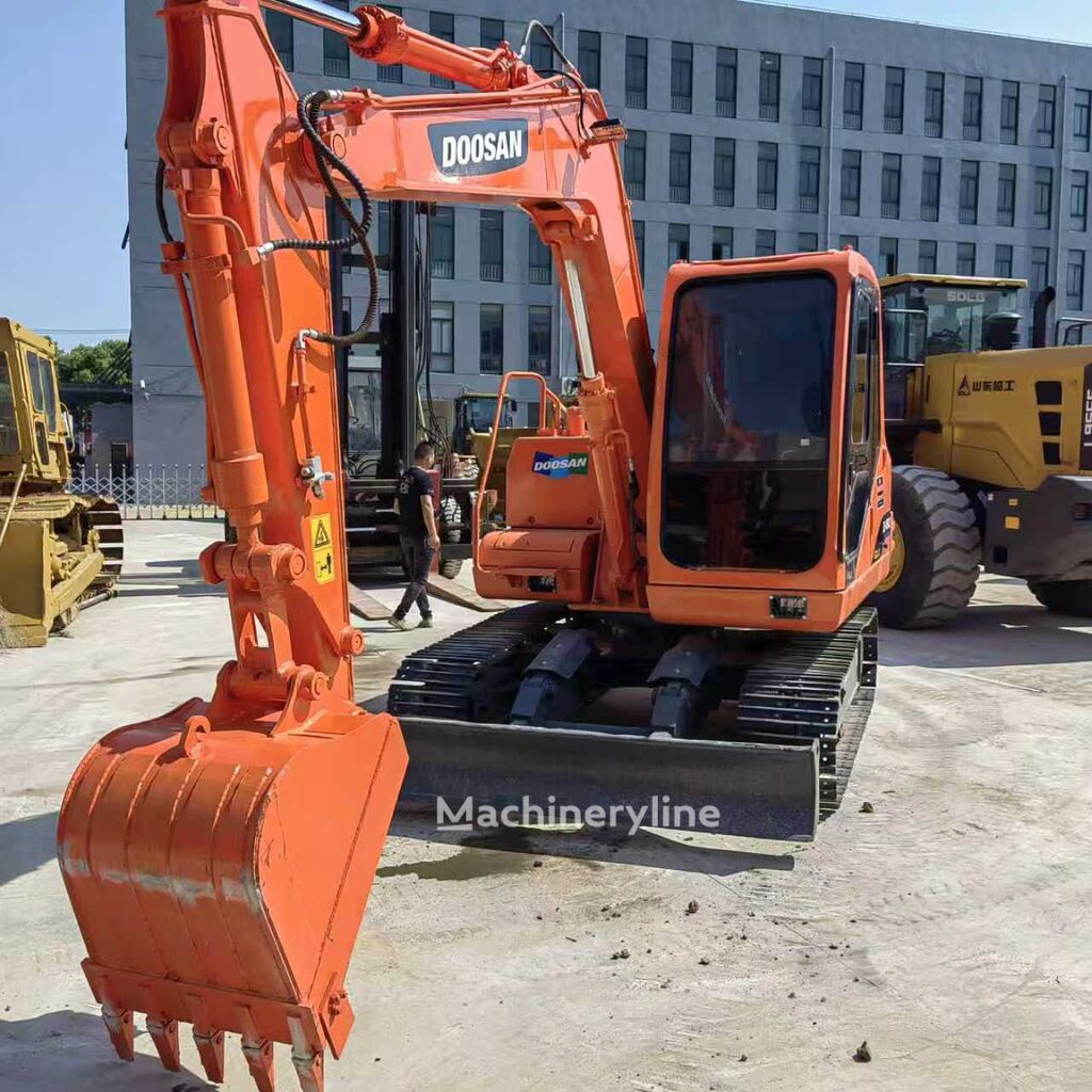 Doosan DH80 bager guseničar
