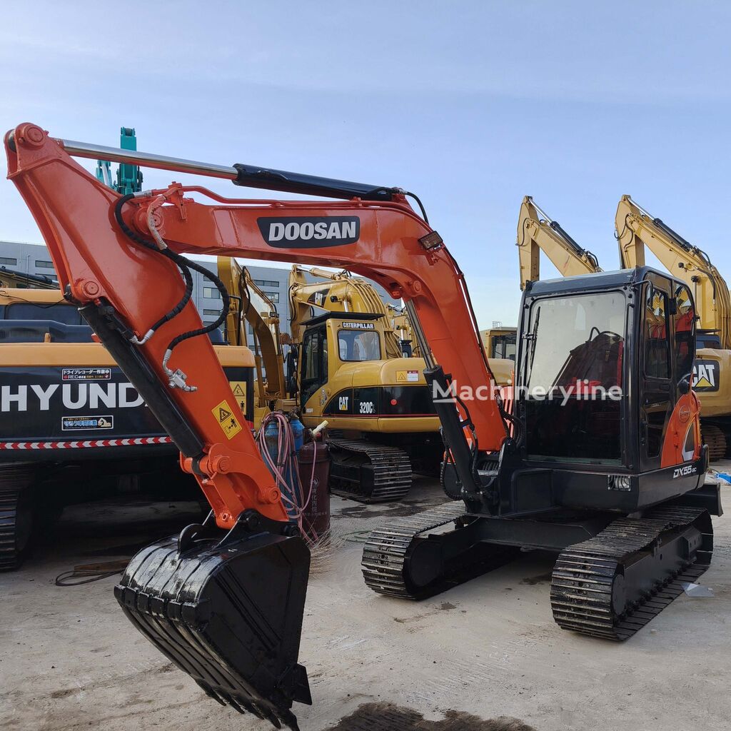Doosan DX55 bager guseničar