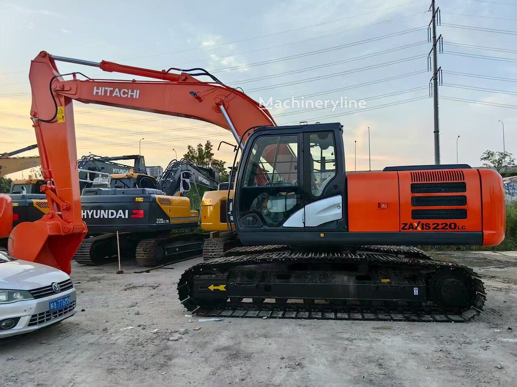 Hitachi ZX220-5G bager guseničar