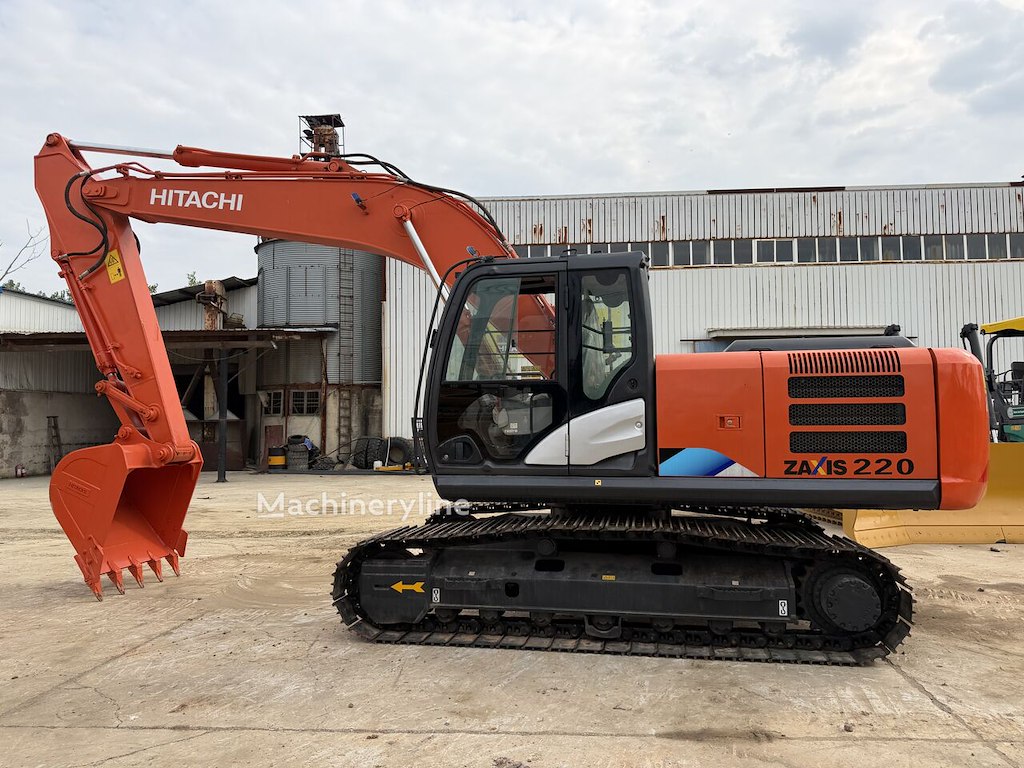 Hitachi ZX220-5G bager guseničar