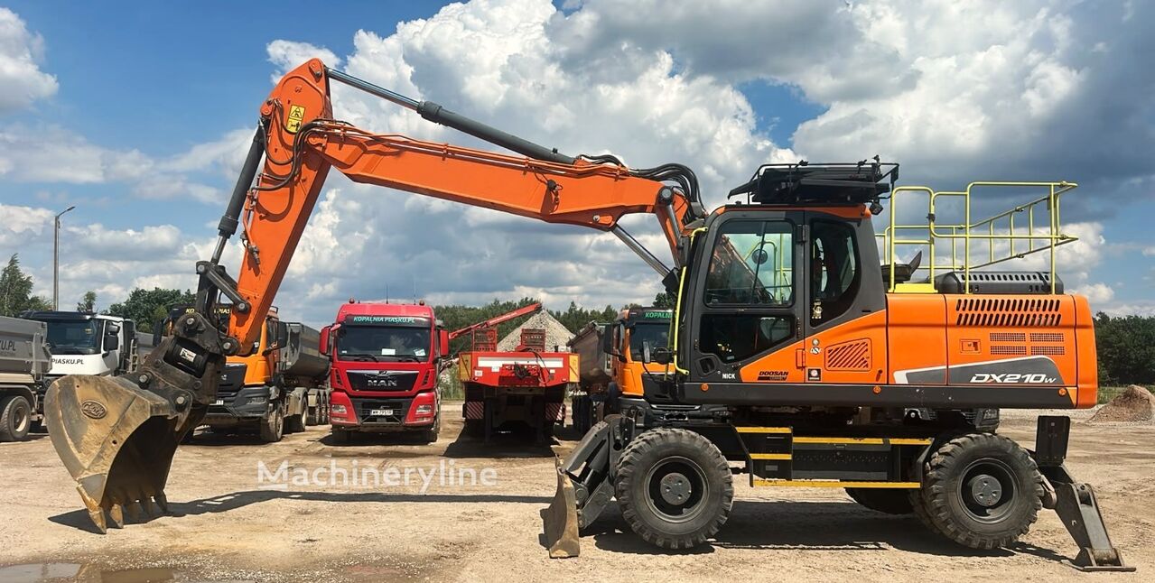Doosan DX 210 W - 5 bager točkaš