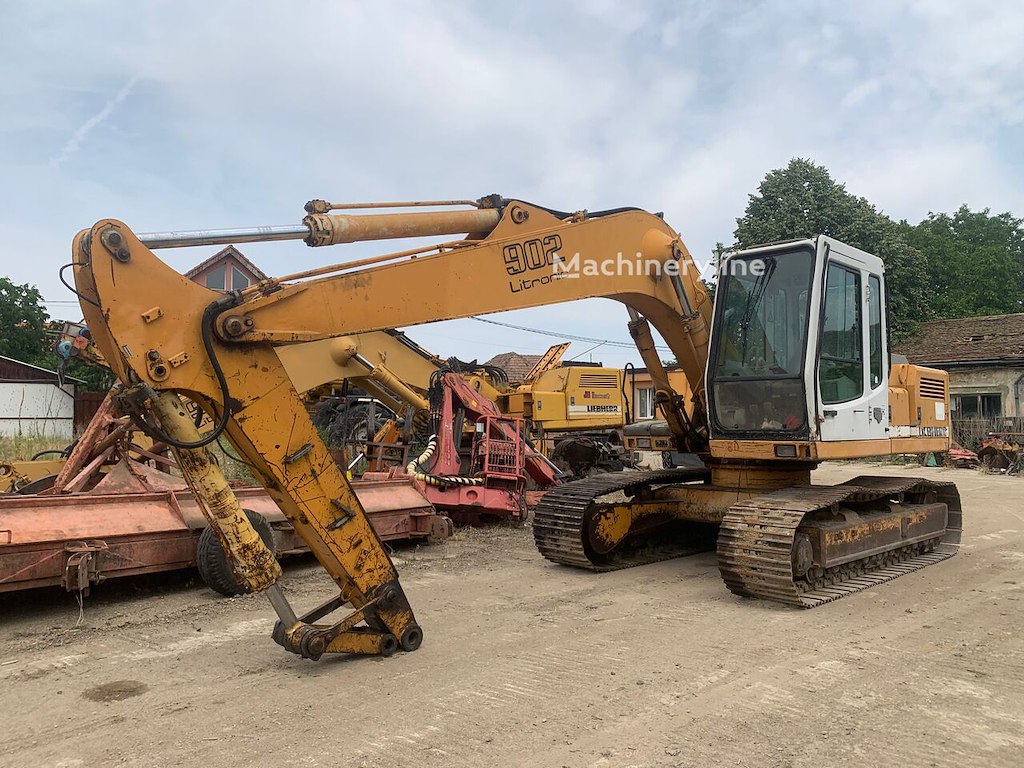 Liebherr R902 bager guseničar po rezervnim delovima