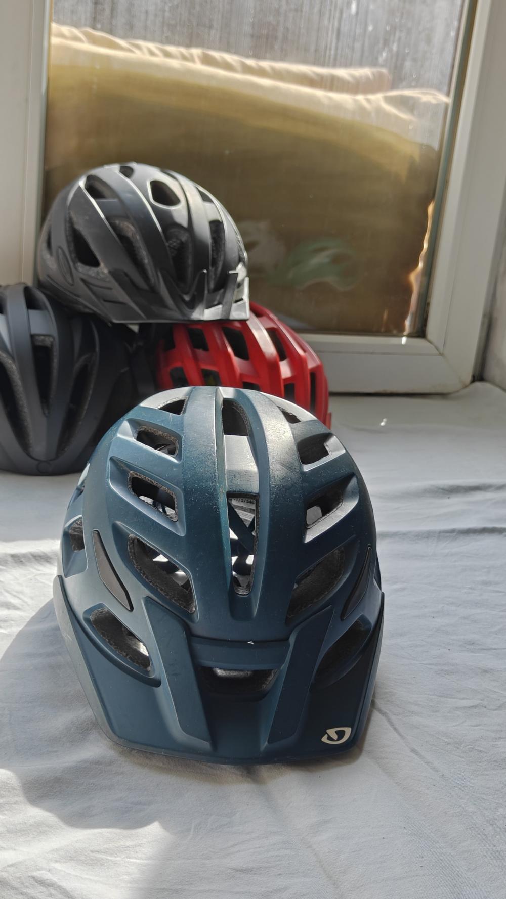 Giro Fixture MIPS kaciga