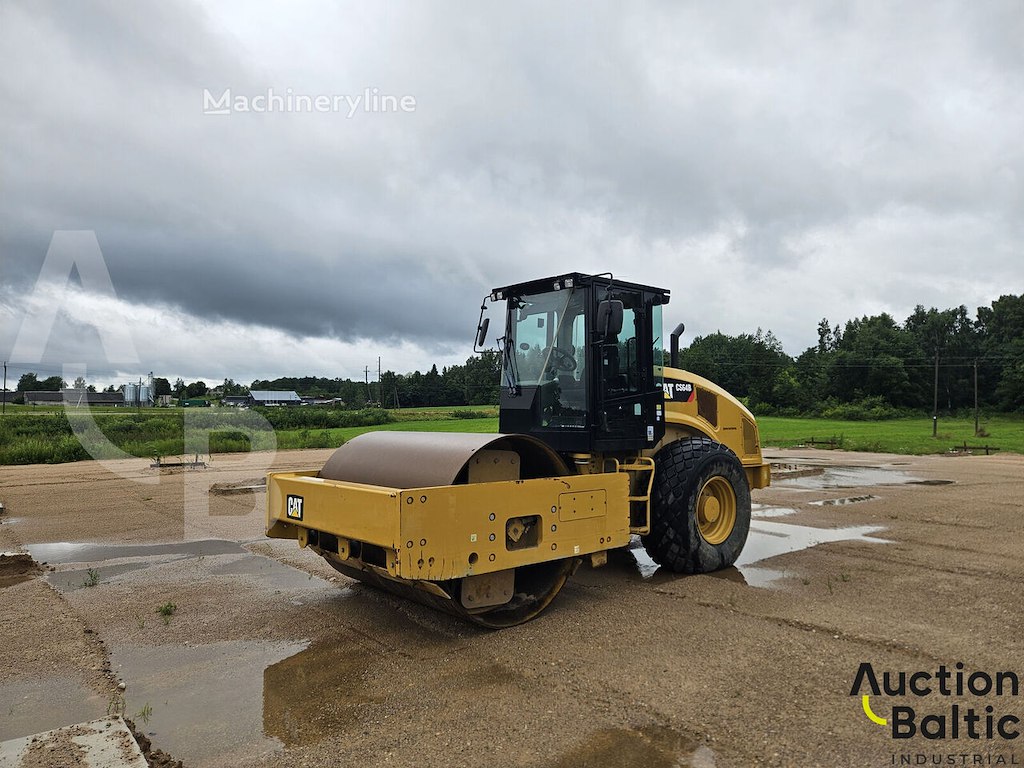 Prodaje se Caterpillar CS 64 B kompaktor s jednim valjkom na aukciji