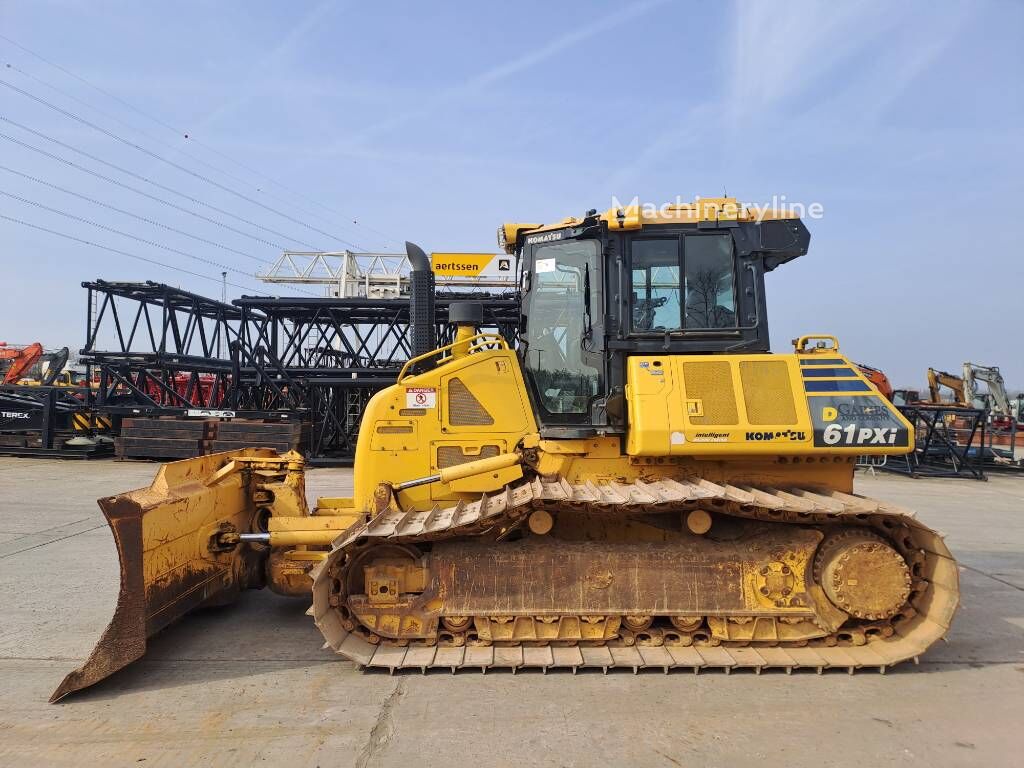 Komatsu D61PXi-24 buldožer