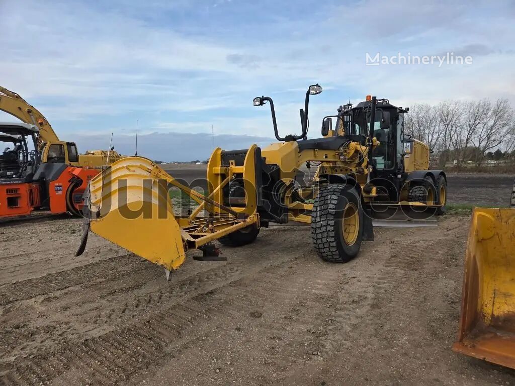 Caterpillar 12M2 grejder