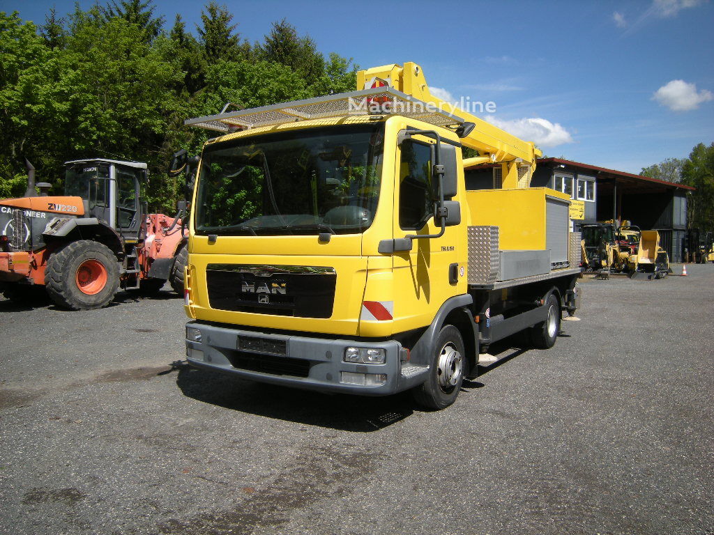 MAN TGL 8.150 4x2 BB auto dizalica s korpom