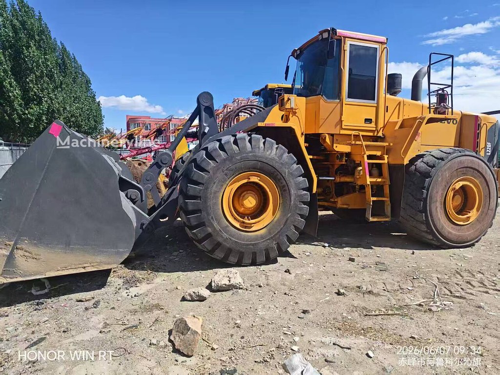 Volvo L220F prednji utovarivač