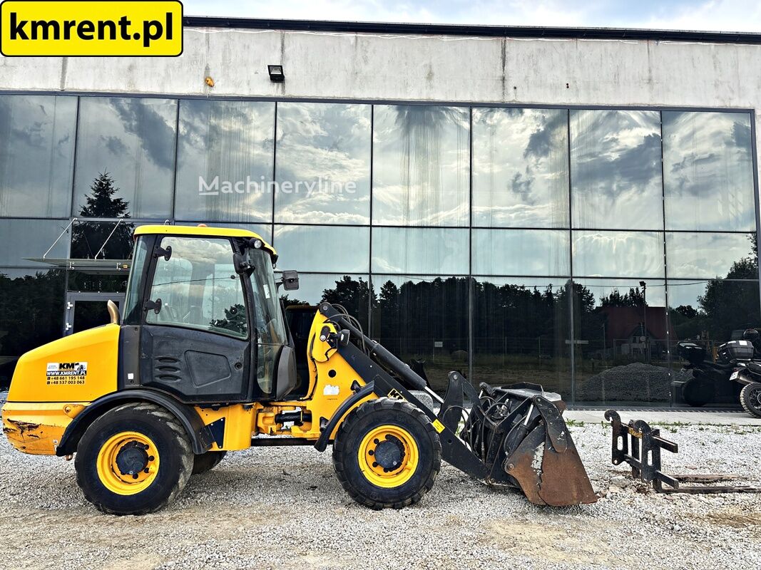 JCB 406 B multifunkcionalni utovarivač