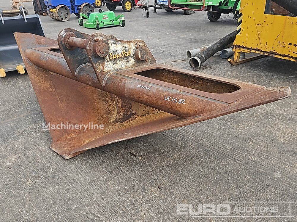 Prodaje se 126" V Bucket 80mm Pin to suit 20 Ton Excavator kašiku za bager na aukciji
