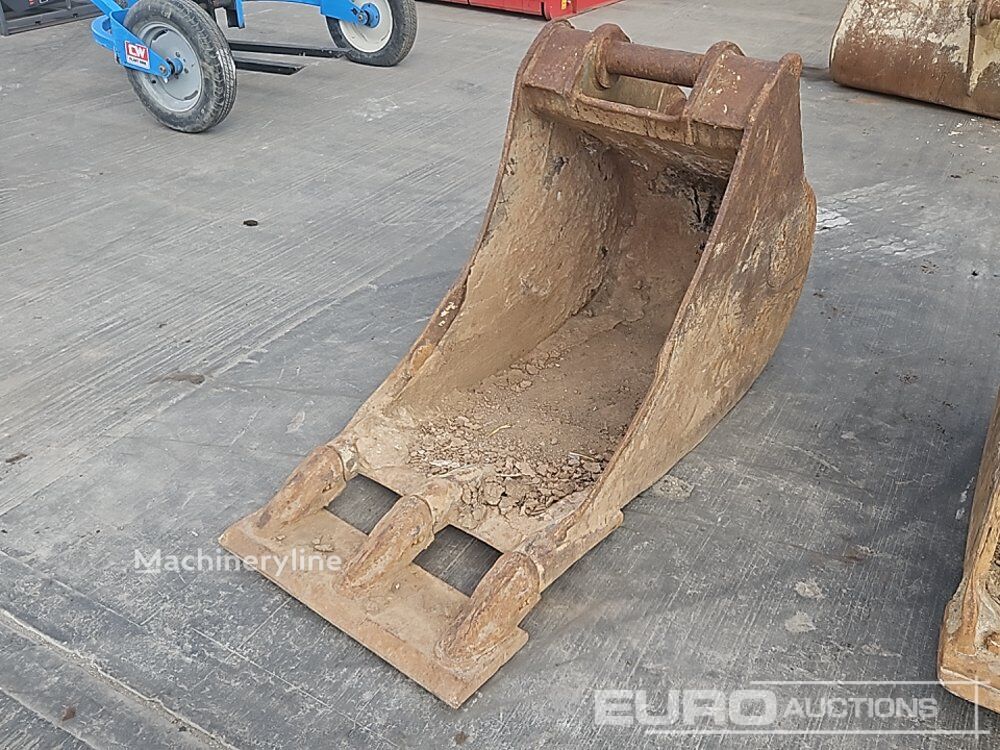 Prodaje se 24" kašiku za bager na aukciji