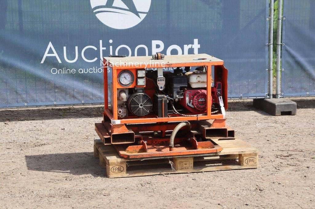 Prodaje se Busch RC0040E industrijsku pumpu na aukciji