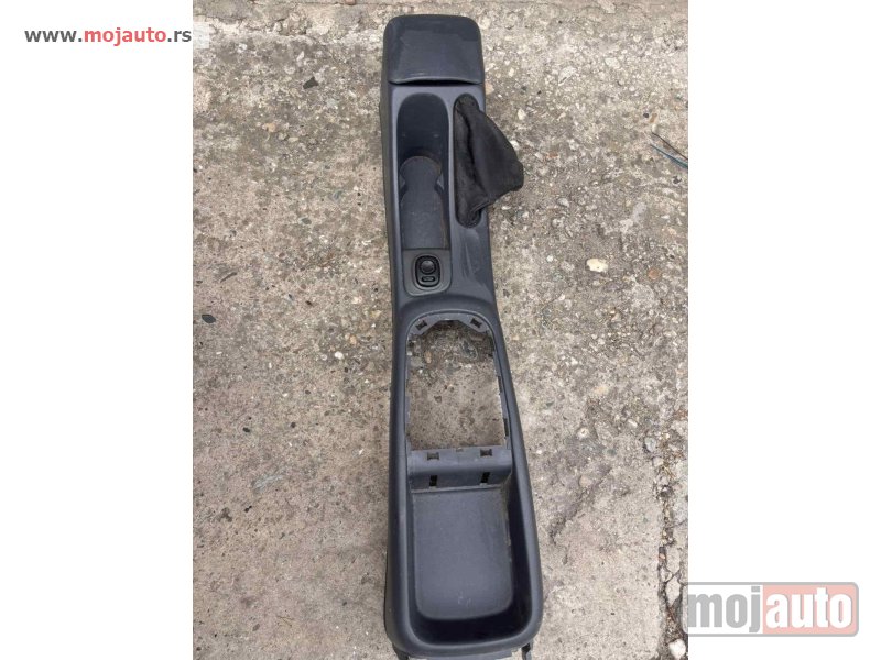 Daewoo Nubira 1 donja konzola