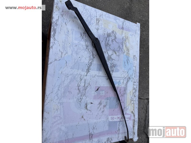 Daewoo Nubira 1 prednji nosac brisaca