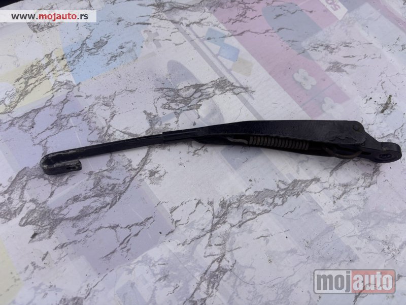 Daewoo Nubira 1 karavan zadnji nosac brisaca
