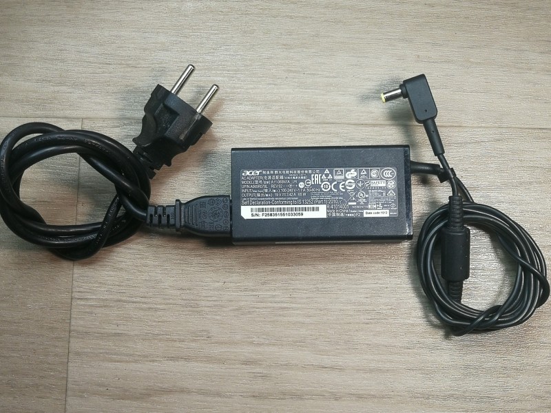 ACER A11-065N1A 19V --- 3,42A 65W