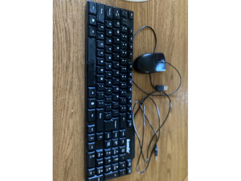 Paket opreme Tastatura, Miš, podloga za miš i Bl slušal