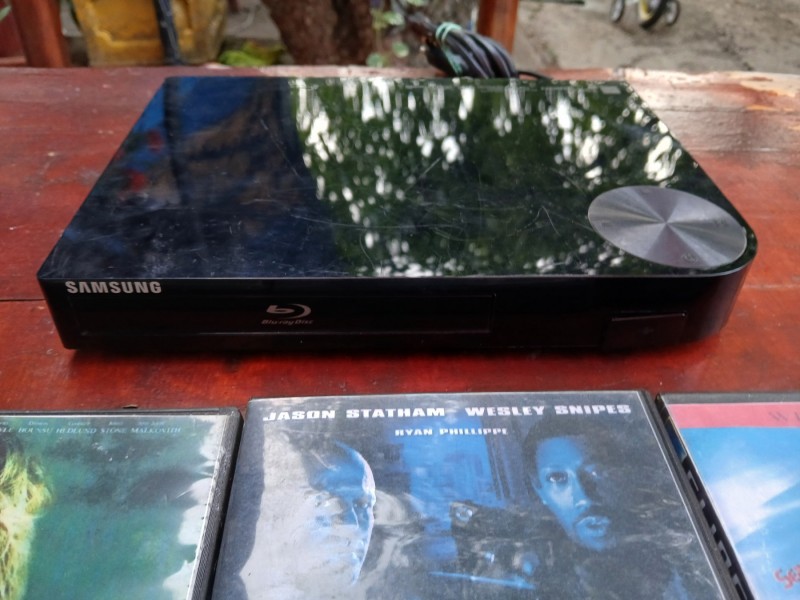 Bly-ray player samsung BD-F5100