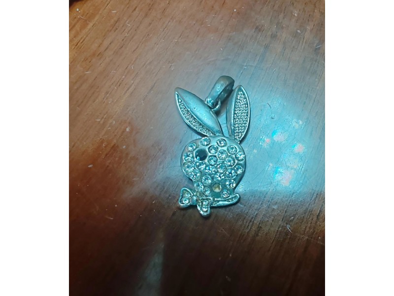 Playboy privezak 2cm