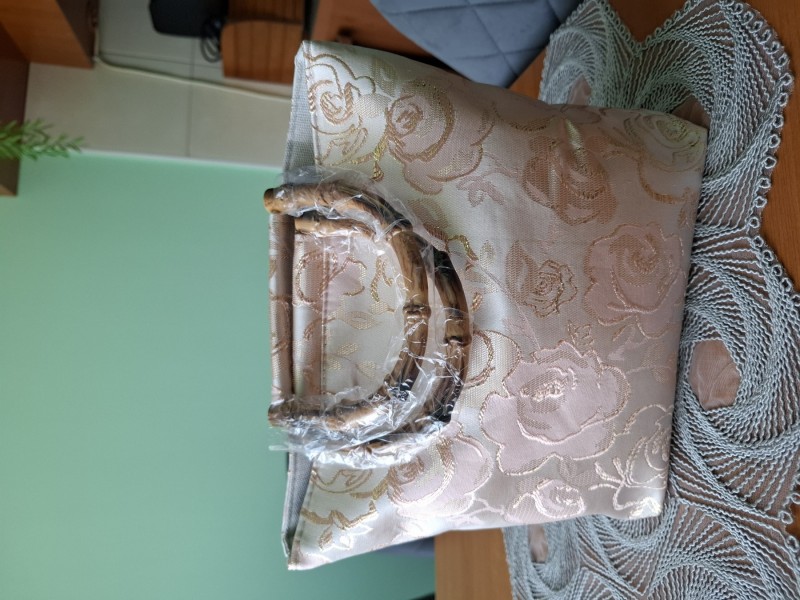 Zenske torbe sa ruckama od bambusa, manjih dimenzija