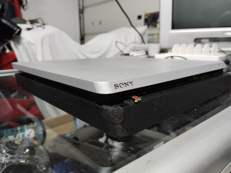 Sony PlayStation 4 slim zadnja serija