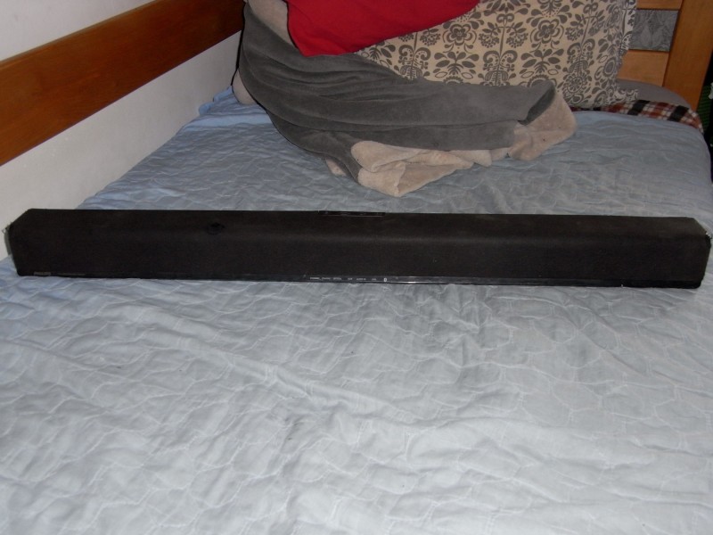 PHILIPS SOUNDBAR model HTL 1190B,dužina 86cm.