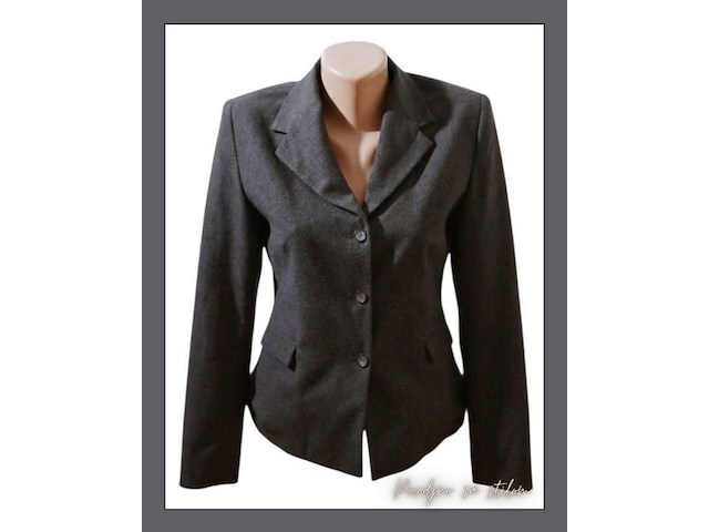 6.5. Elegantni sivi sako M