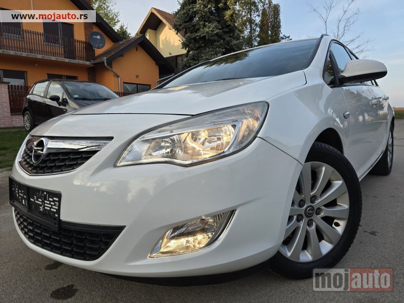 Opel Astra 1.7cdti*81kw*2012g*2klj*