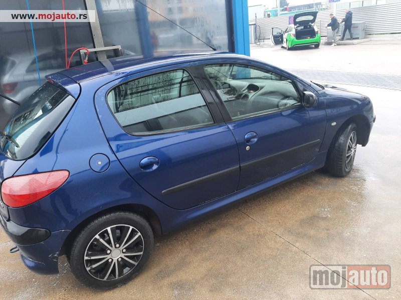 Peugeot 206 5vr. 1.1b -HITNO!