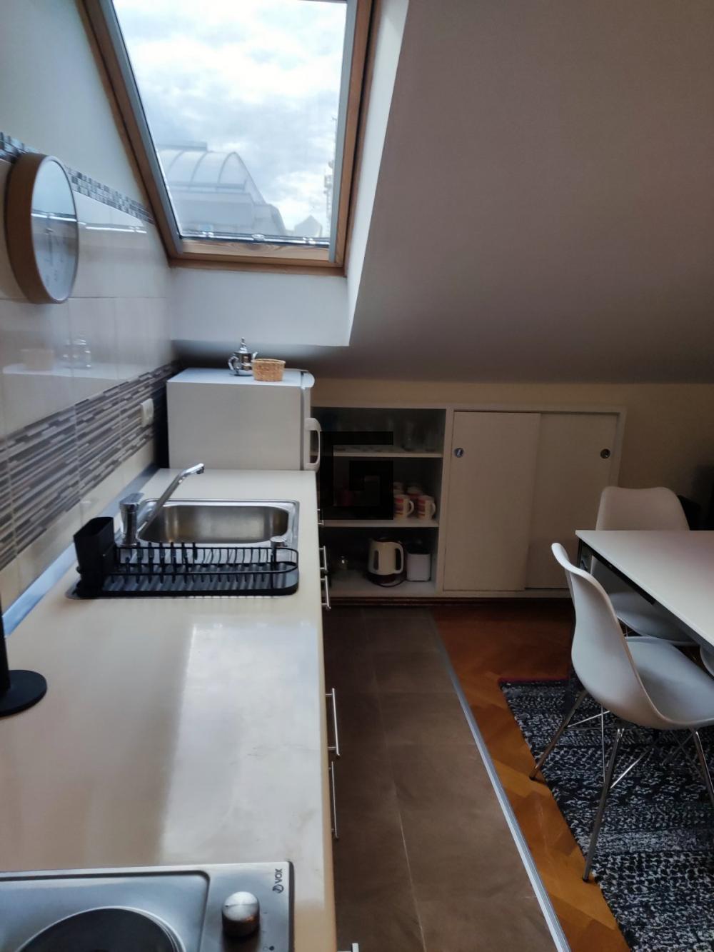 Dedinje, lux, 50 m2, 800 eur ID#2746
800 €