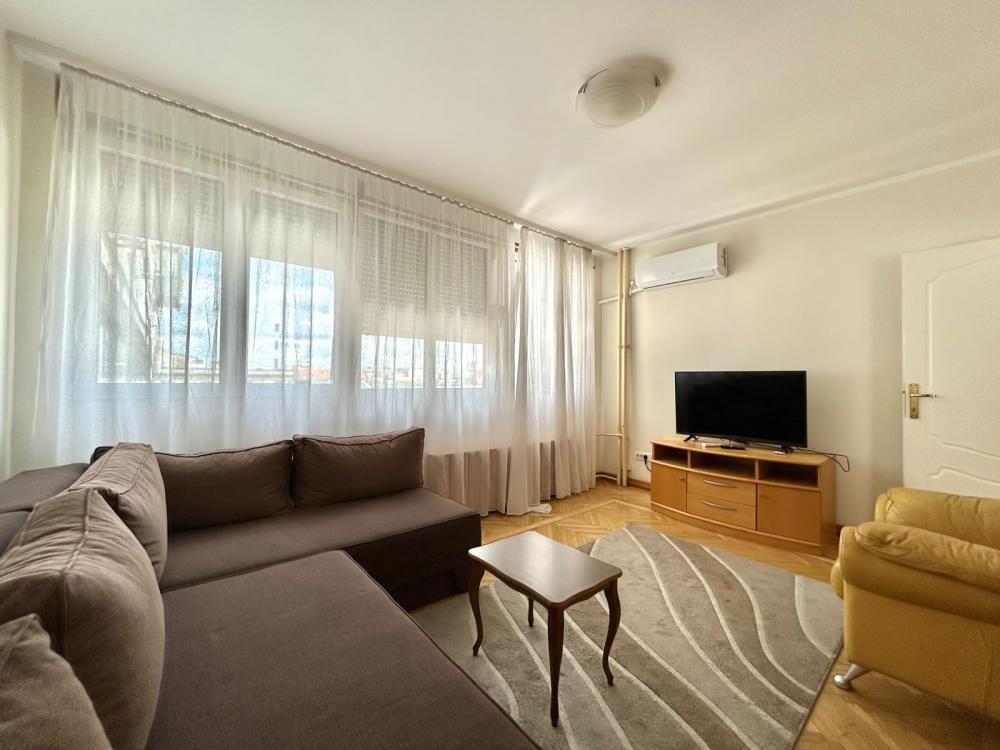 50m2 Gospodar Jovanova-Gornji Dorćol Odvojena spavaća soba ID#2832
650 €