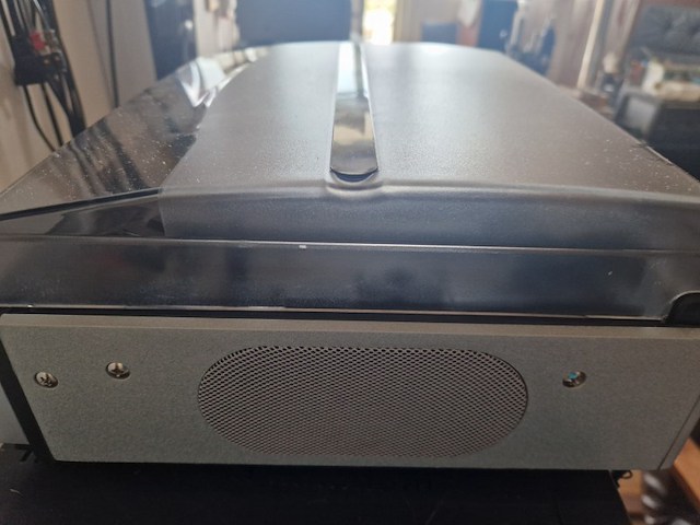 gramofon Superior nov