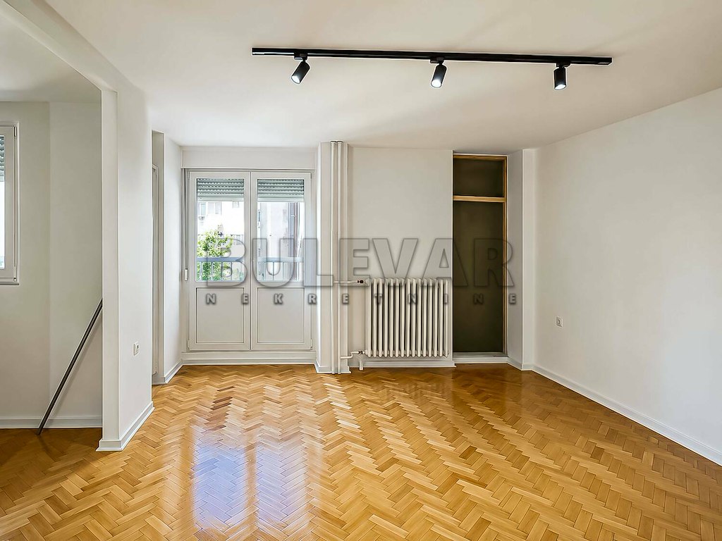Jednosoban stan, Niš - Bulevar Nemanjića Zona 3 | Izdavanje · 35m² · 400€
