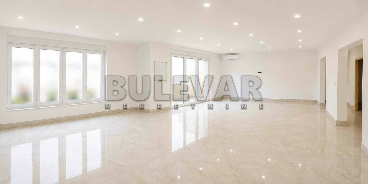 Poslovni prostor / Lokal, Niš - Centar | Izdavanje · 140m² · 1.200€